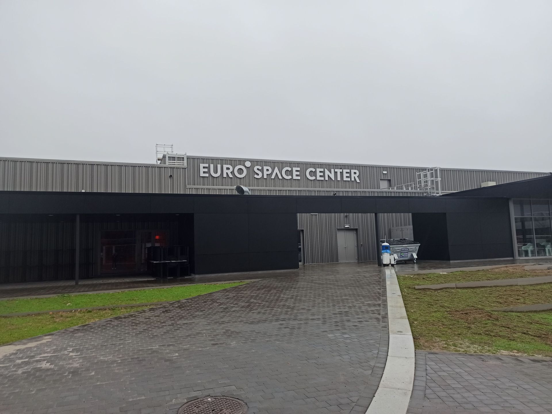 La Famille Bonvoyage à l'Euro Space Center - RTBF Actus
