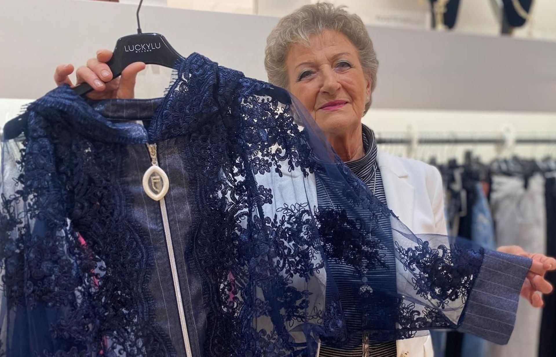 À presque 87 ans, Madame Deborah habille les femmes tournaisiennes en ...