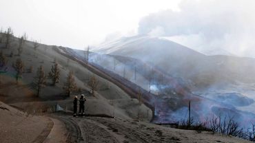 Philippines : un volcan crache cendres et gaz toxiques, des milliers d'évacués - rtbf.be