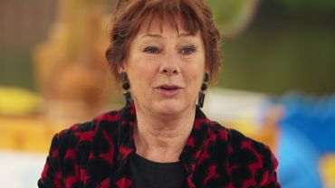 Isabelle Hauben replonge dans son enfance en feuilletant l'album photos ...