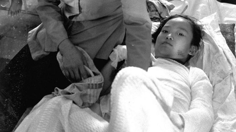Guerre du Viêt Nam : «la petite fille au napalm» une photo qui a fait le tour du monde - RTBF Actus