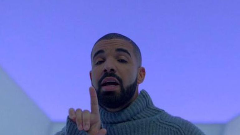 Internet ne se remet toujours pas de Drake qui danse la salsa ...