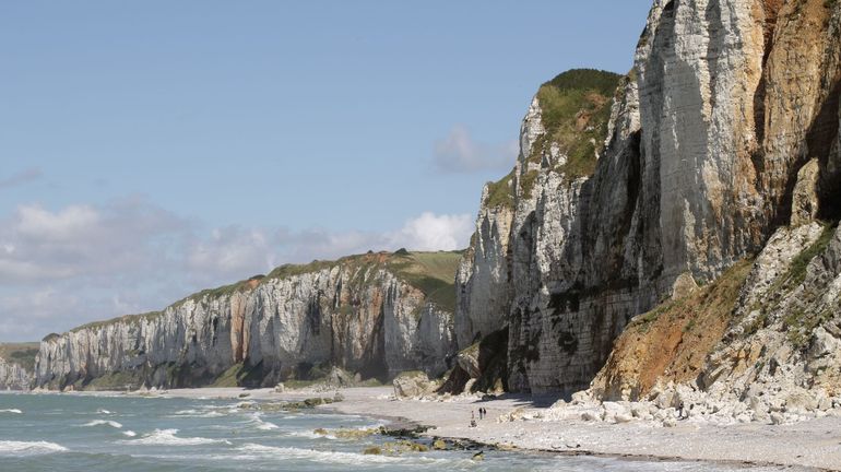 Disparition lente d'Étretat : comment l'érosion accélérée et le ...