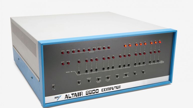 Altair 8800 : comment cet ordinateur méconnu de 1975 a-t-il mené à la création de Microsoft ...