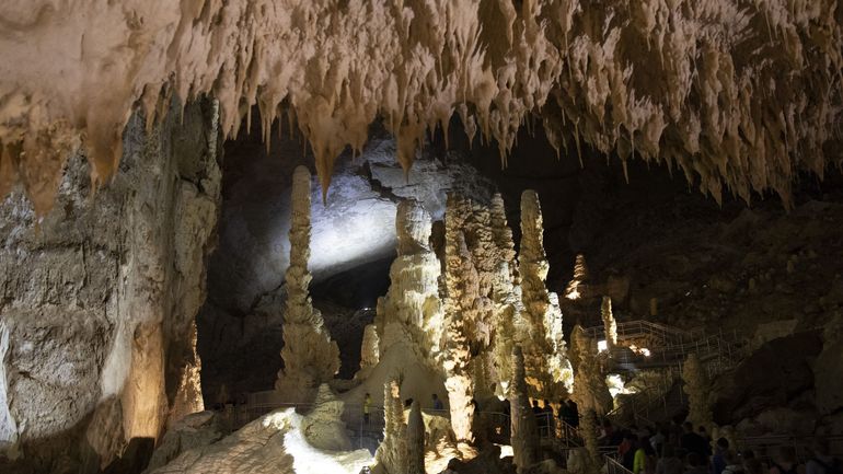 Les grottes de Han inondées : un phénomène impressionnant mais bien ...