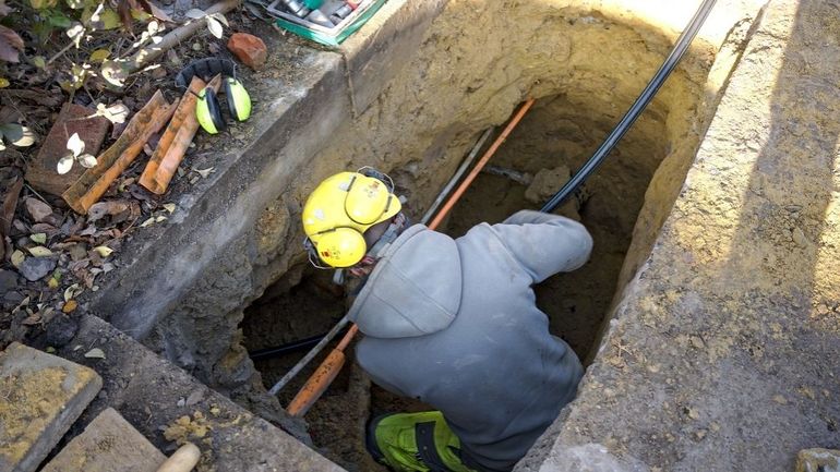 Fontainier : un vrai métier de service ! - RTBF Actus