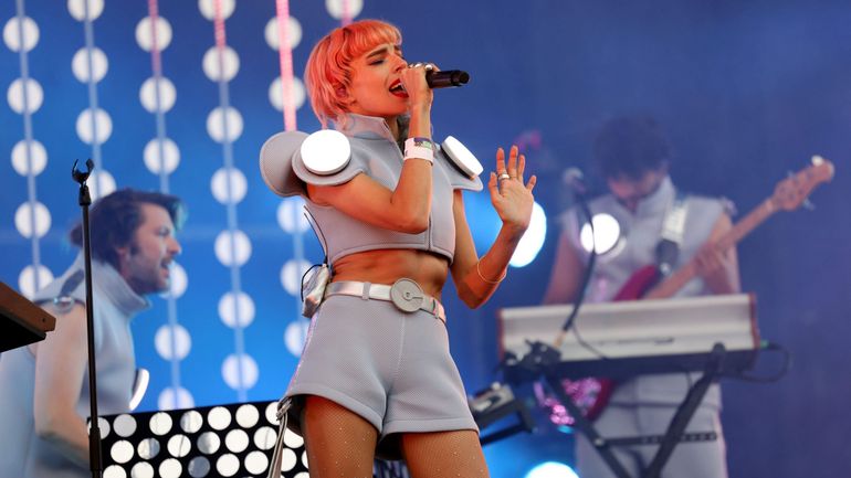 Trois choses à savoir sur Alexia Barlier, la star de 'Sophie Cross' et ...