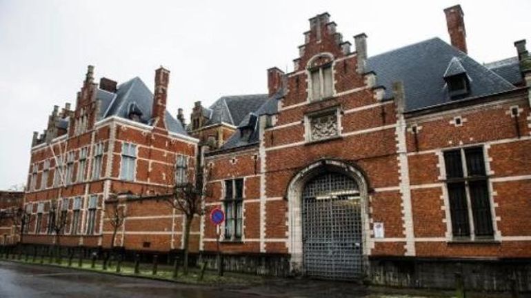Le SPF Justice recrute 245 gardiens de prison - RTBF Actus