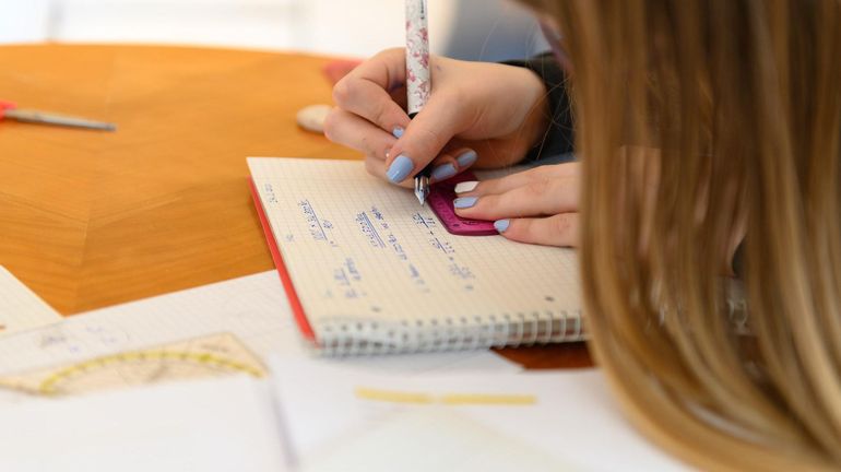 Comment lire le bulletin de son enfant ? - rtbf.be