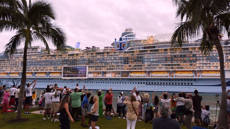 Icon of the Seas : à quoi ressemble l’intérieur du plus grand paquebot ...