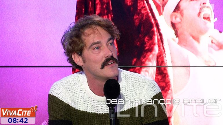 Dans son one-man-show, le comédien et musicien Jean-François Breuer ...