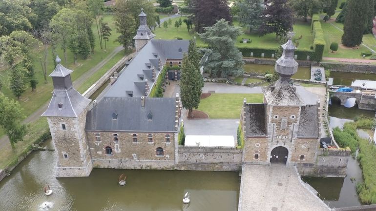 À bord du Val Mosan ou au château de Jehay, découvrez la région de Huy ...
