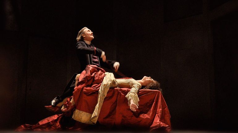 Tartuffe (costumes de Bouzouk) - RTBF Actus