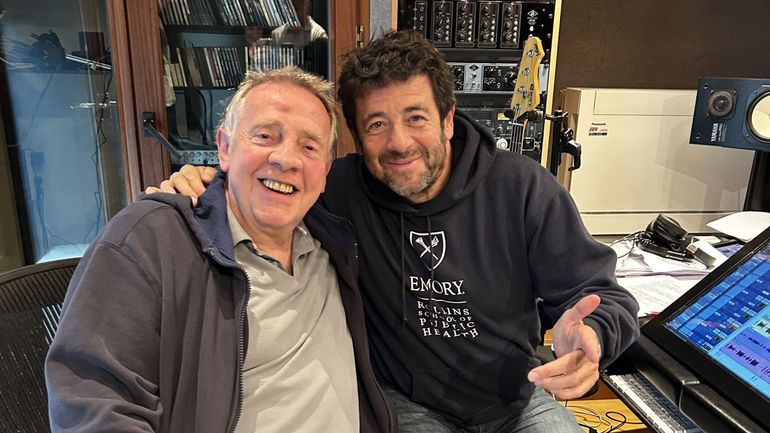 Moment surréaliste entre Patrick Bruel et Jean-Luc Fonck aux Francofolies de Spa - RTBF Actus