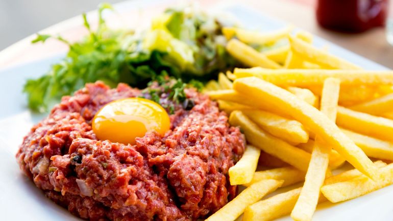 Recette Carlo : le filet américain fait maison - rtbf.be