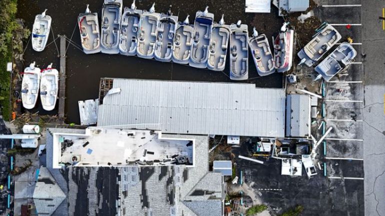 États-Unis : l'ouragan Milton rétrogradé mais encore 'extrêmement dangereux', la Floride se ...