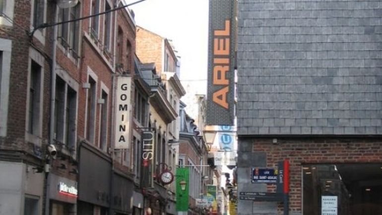 Contrôles de police à l'entrée du Carré à Liège