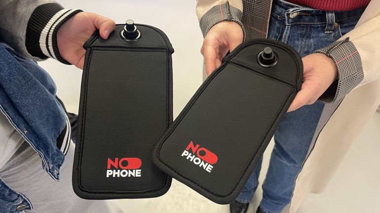 Interdiction du téléphone à l’école : 'Tout à fait normal', 'trop ...