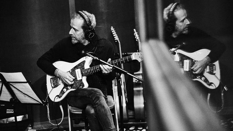 Gaëtan Roussel sort son nouveau single 'Crois-moi' avec Adeline Lovo ...