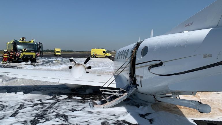Ouverture d'une issue de secours en vol : le passager dit avoir ...