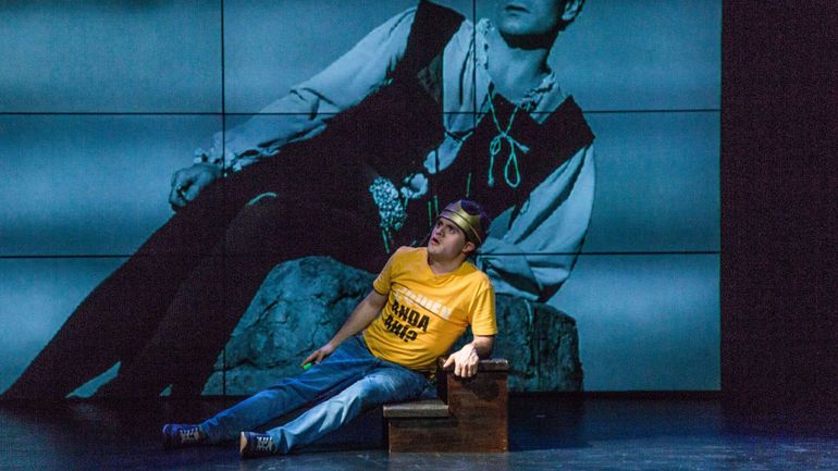 Trois choses à savoir sur Alexia Barlier, la star de 'Sophie Cross' et ...