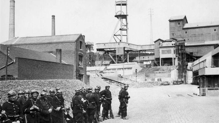 La rose et le poing du Parti socialiste : d’où vient ce logo historique ...