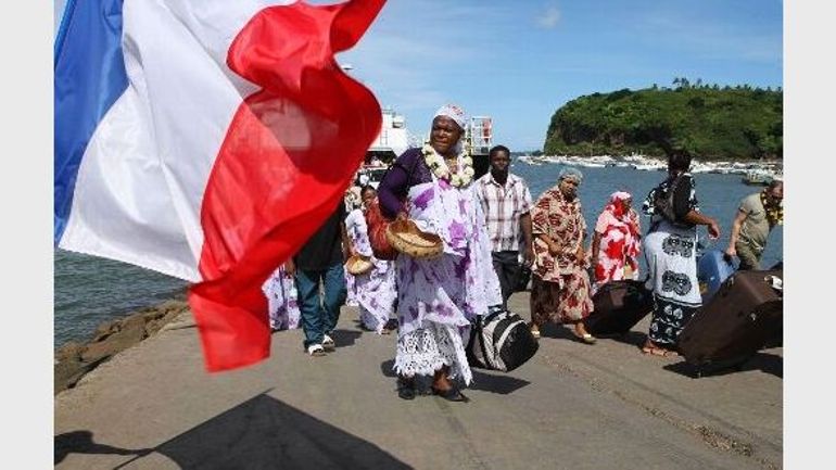 L'ile de Mayotte devient un département français - RTBF Actus