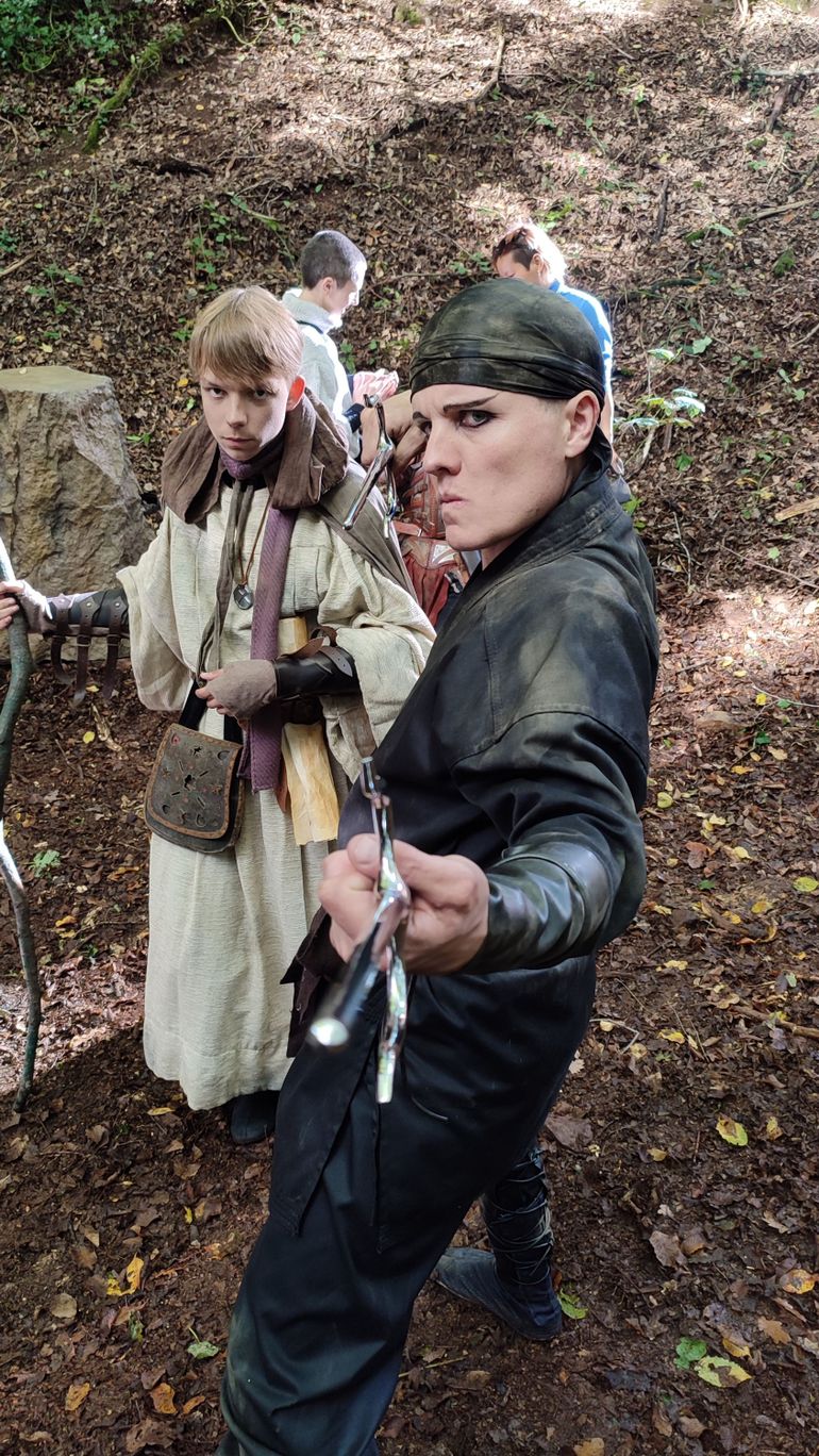 Entrez dans les coulisses du tournage de la série belge 'Baraki' - RTBF ...