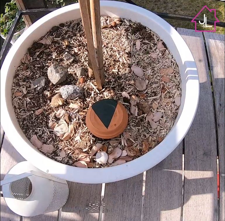 Des oyas faits maison pour un arrosage même quand vous êtes en vacances ...